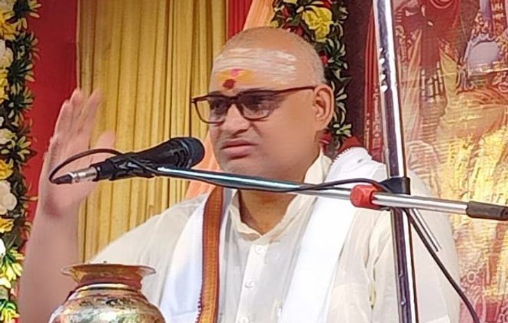 Vipra, Dhenu, Sur and Sant are the pillars of Sanatan Dharma ...