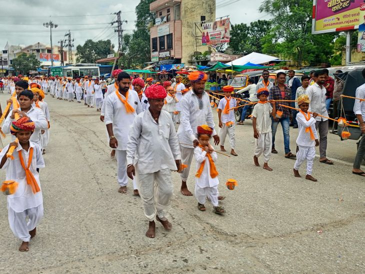 Amet city resounded with the slogans of Har Har Bum Bum, from 3 year ...