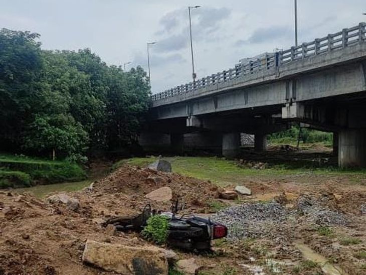 Youth fell from a height of 25 feet on the bridge in Korba, died on the ...