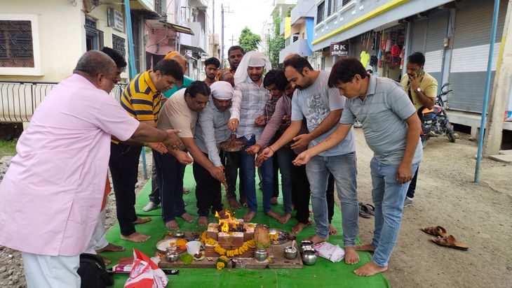 The councilor started the construction work of drain crossing when he ...