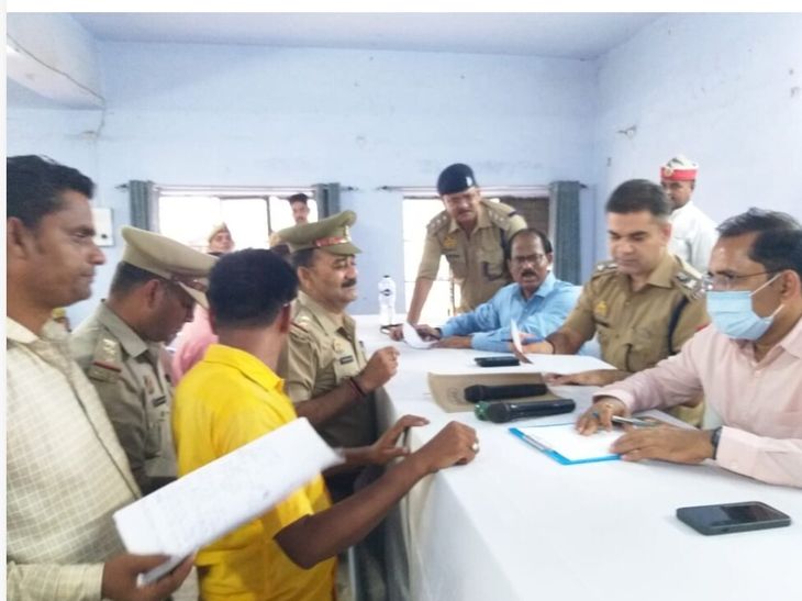 In Machhalishahr, DM-SP listened to complaints during Sampoorna ...