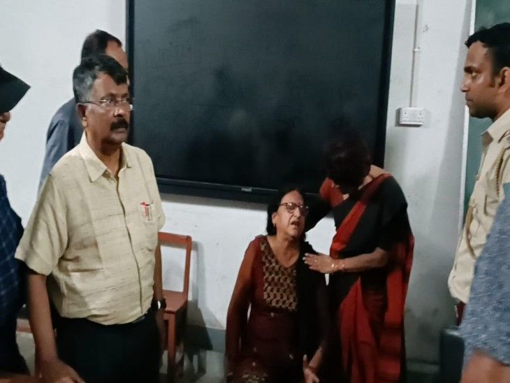 female professor attempted suicide in college | SSLNT कॉलेज में महिला प्रोफेसर ने की सुसाइड की ...