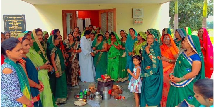 Women celebrated Sawan festival in Brahma Kumari Ashram | महिलाओं ने ...