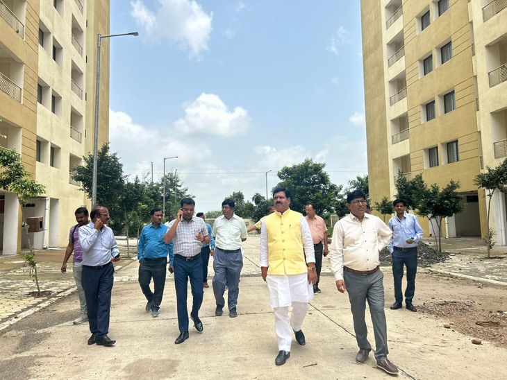 Indore authority chairman Chavda inspected the Amaltas campus