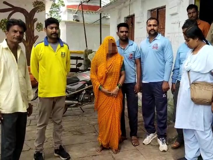Woman jumped into Betwa river, Home Guard and SDRF jawans saved her life, woman was troubled by ...