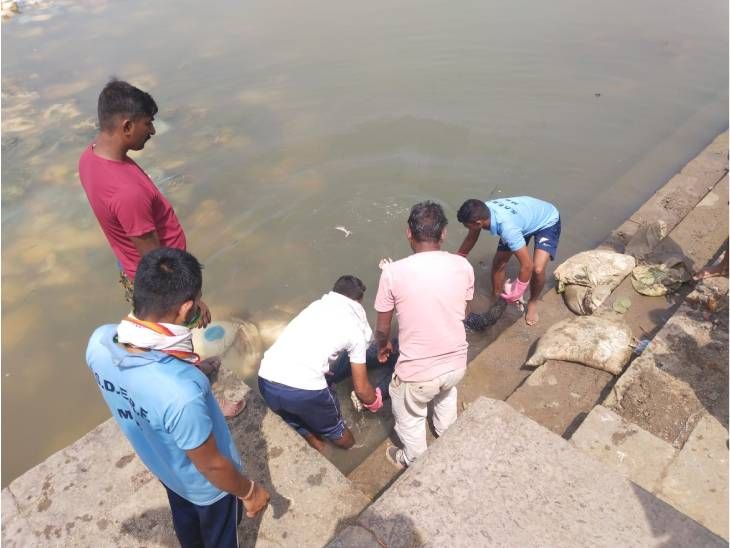 Rewa: Dead body of missing youth recovered from Bihar river 5 KM away ...