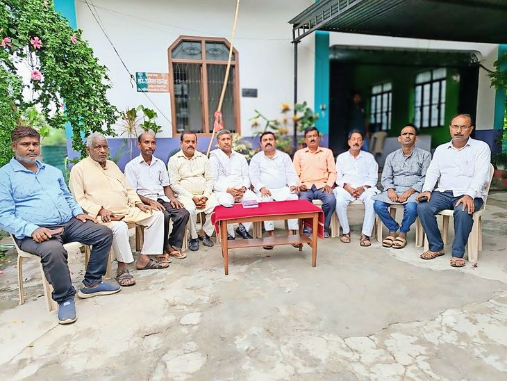 The population of blacksmiths, goldsmiths, carpenters, Kasera-Thathera ...