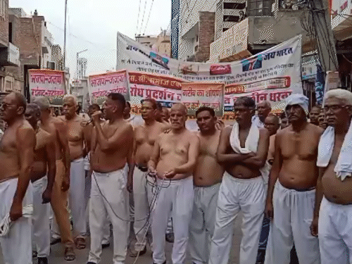 jind-sc-community-half-naked-protest-congress-mp-deepender-hooda-mla