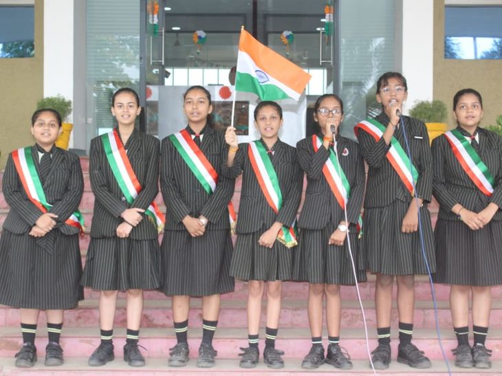 Indore's Vidyanjali School became tricolor