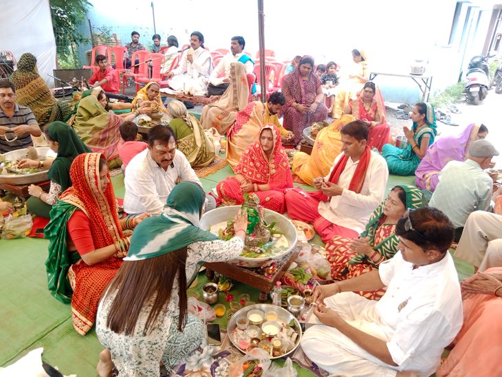 Jalabhishek of Bholenath in Sohagpur Shankar Temple | सोहागपुर शंकर ...