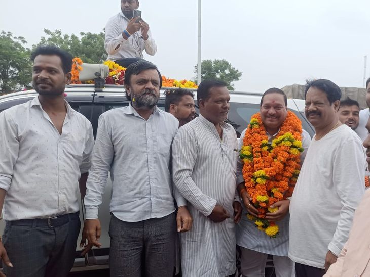 Samandar Patel took membership of Congress | समंदर पटेल ने ली कांग्रेस ...