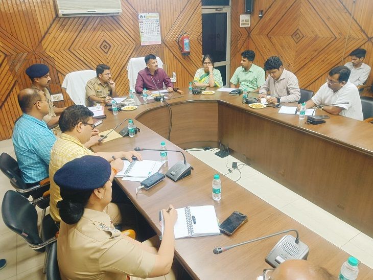 Fake royalty game in Saharanpur...DM became strict | सहारनपुर में फर्जी ...