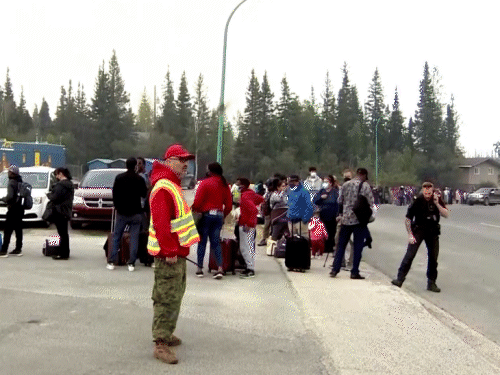 Canada Forest Fires Situation Update; Yellowknife Residents Evacuating
