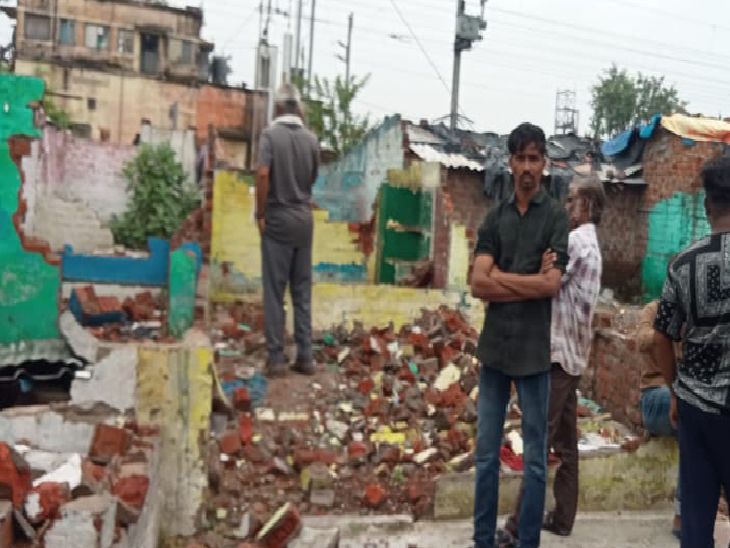 55 slums removed in Bhopal's Shriram Nagar | भोपाल के श्रीराम नगर में ...