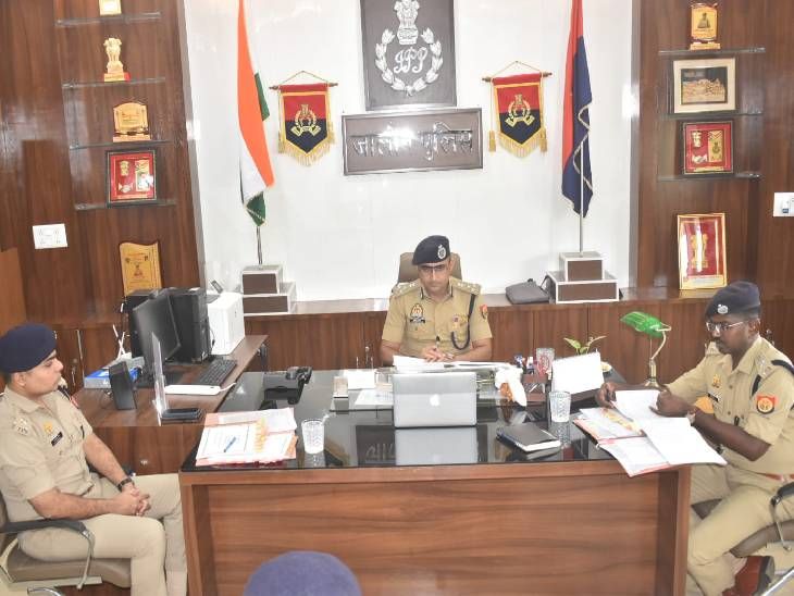 1 punishment in 1 month in Jhansi, DIG scolded | झांसी में 1 माह में 1 ...