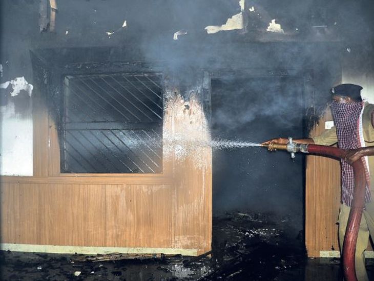 Fire in circuit house, 2 trapped on first floor, injured in exit ...