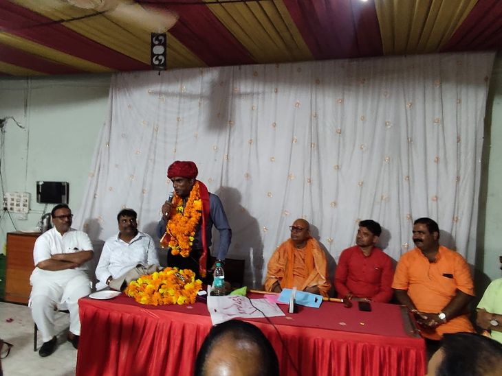 Farewell given on transfer of station in-charge of Pachor | पचोर के ...