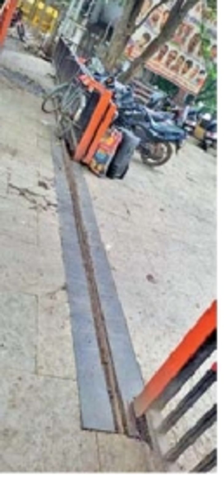 The gate of Budha Talab Garden was stolen, neither the responsible nor ...