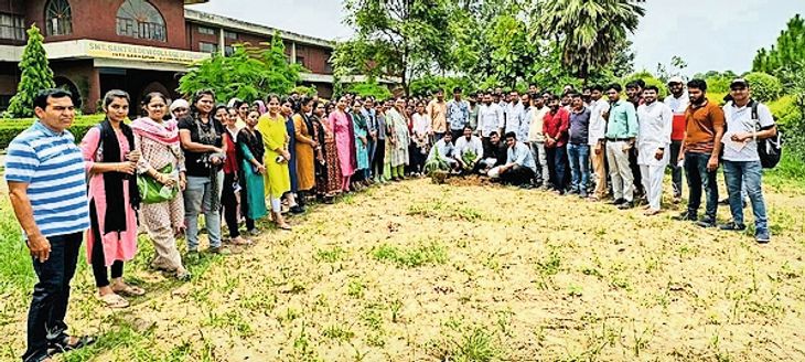 Celebrated the birth anniversary of former PM by planting saplings in ...