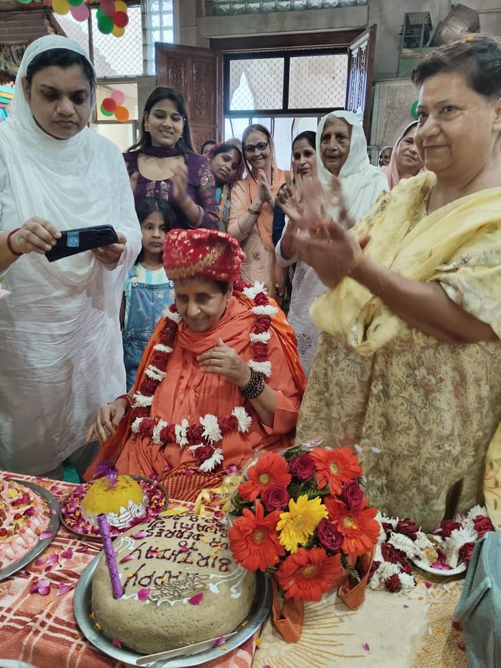 Celebrated the birthday of Swami Muktanand Maharaj | स्वामी मुक्तानंद ...