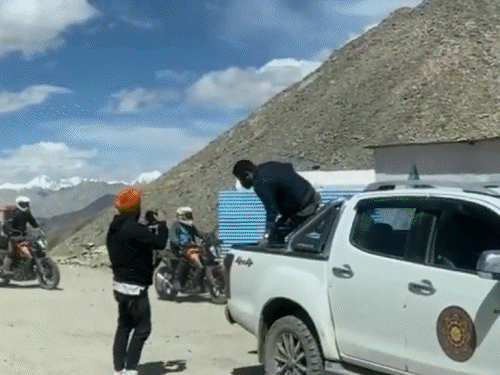 Rahul Gandhi Ladakh (Khardungla Pass) Photos Update | Rahul Gandhi Bike ...