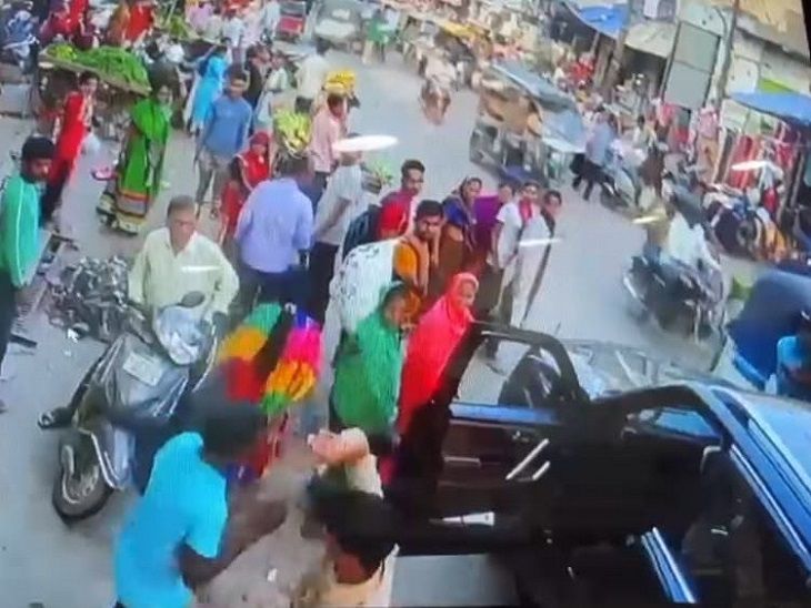 aGunner slaps passerby in Agra, VIDEO | आगरा में गनर ने राहगीर को थप्पड़ों से पीटा, VIDEO: बोदला ...