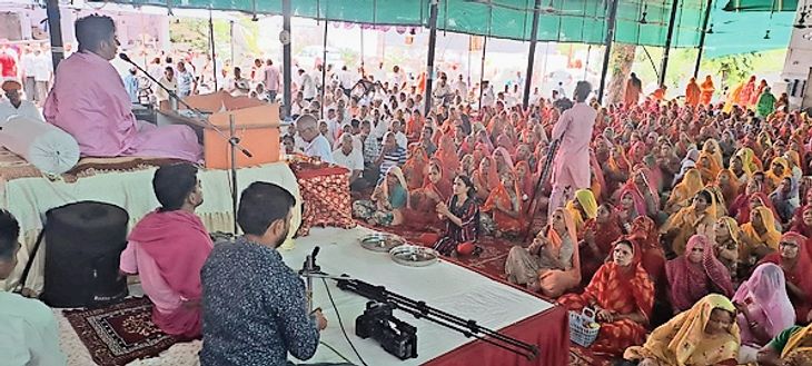 Saint Govindram gave the lesson of marking Ram's name outside the house