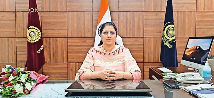 IAS Mandeep Kaur took charge as Charkhi Dadri Deputy Commissioner ...