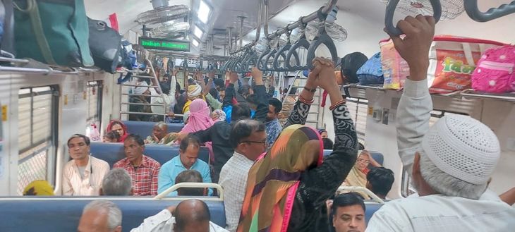 People of many cities including Bamnia, Meghnagar, Thandla were ...