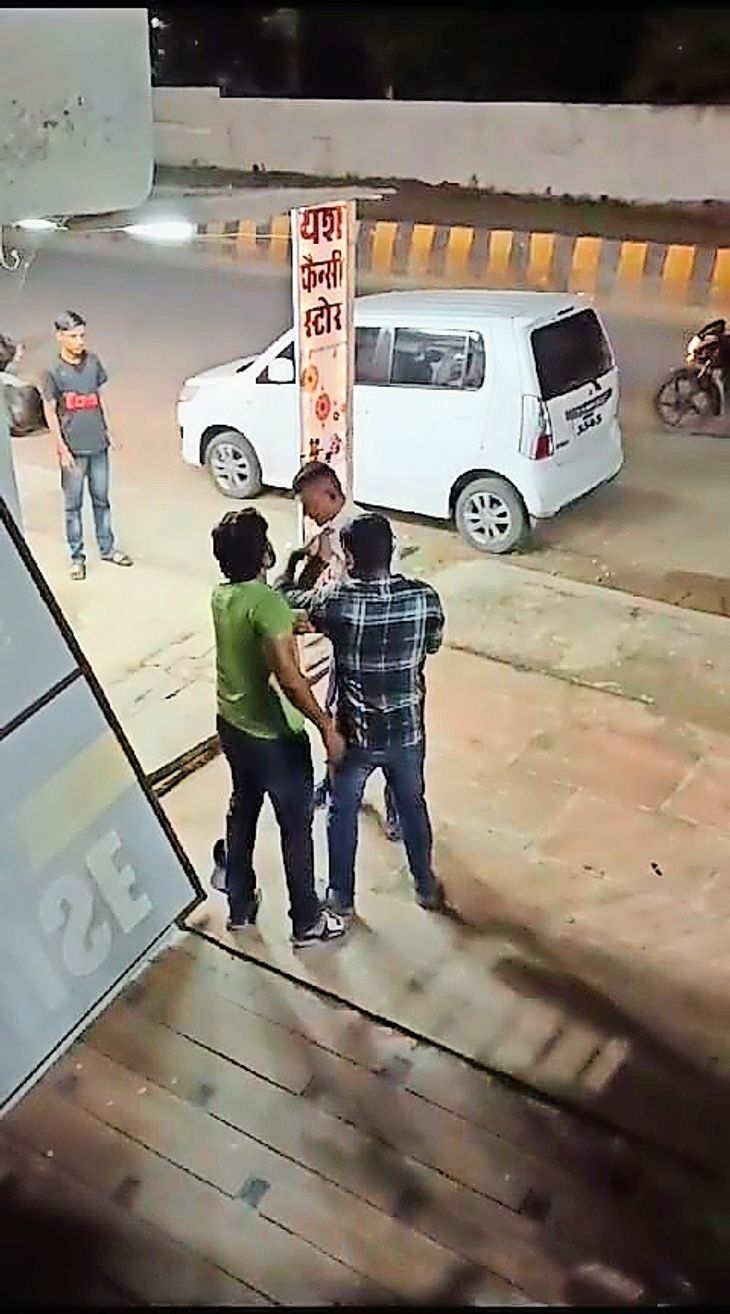 When the head constable caught him on being called a thulla, 3 youths ...