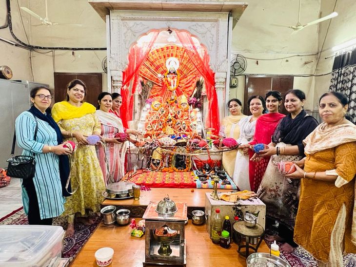 Women dedicated Raksha Sutra to God in Shri Jai Krishnan Temple | मंदिर ...