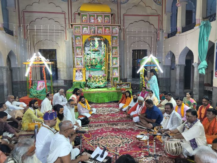 Jhulnotsav of Laxman fort completed, Hanumat Niwas in full swing ...