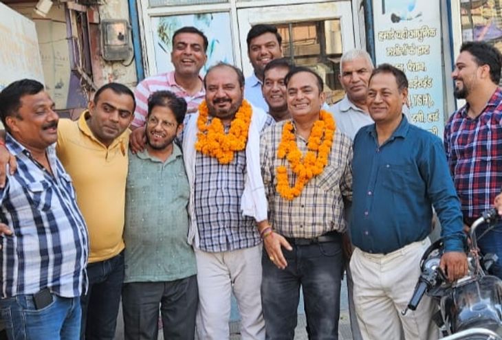 8 Suresh Ahuja re-elected as head of Marla Bazar Association | 8 मरला ...