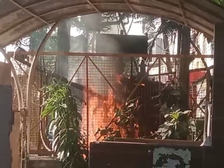 Transformer caught fire after explosion at Indira Chowk | इंदिरा चौक पर ...