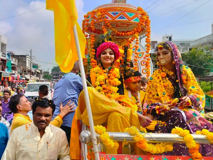 On the occasion of Shri Krishna Janmashtami, a procession took place in ...