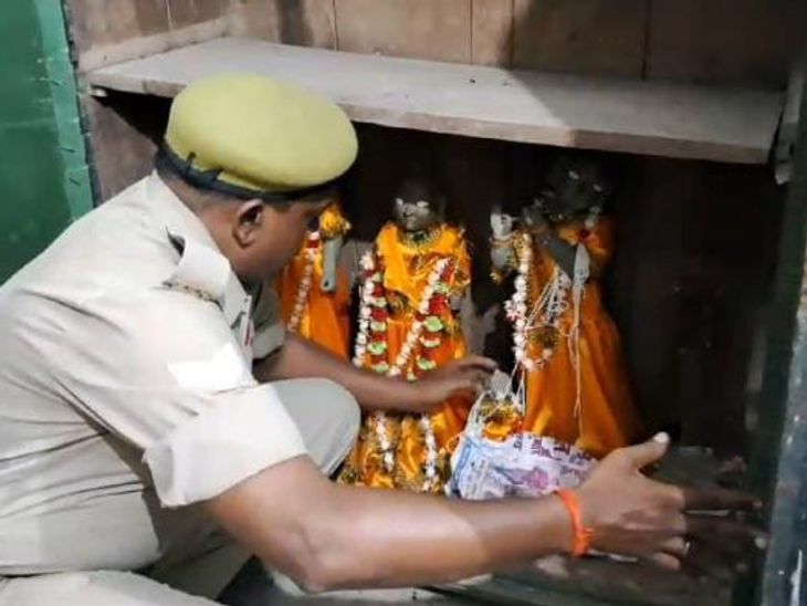 Lord Shri Krishna waiting for his freedom in Kalyug