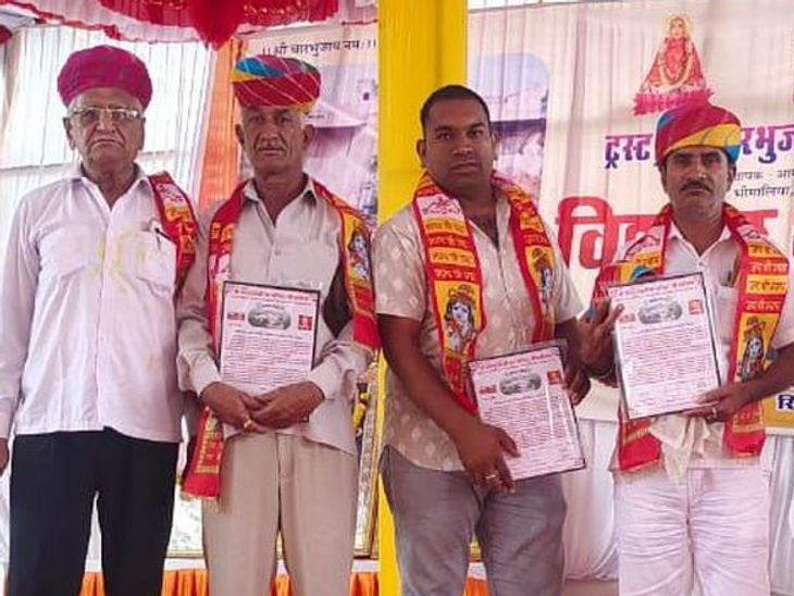 Fair held in Charbhuja temple in Bhimalia of Pali | भीमालिया में भरा ...