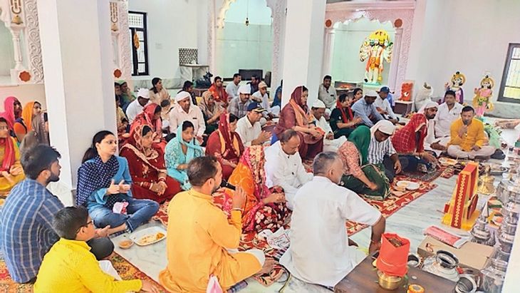 Shyam Baba sitting in the south facing Shri Panchmukhi Hanuman temple ...