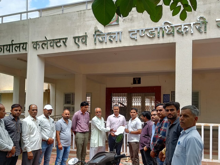 Meena community raised demand for reservation in MP | मप्र में मीणा ...