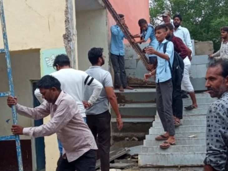 The stairs of the second floor of the school building collapsed