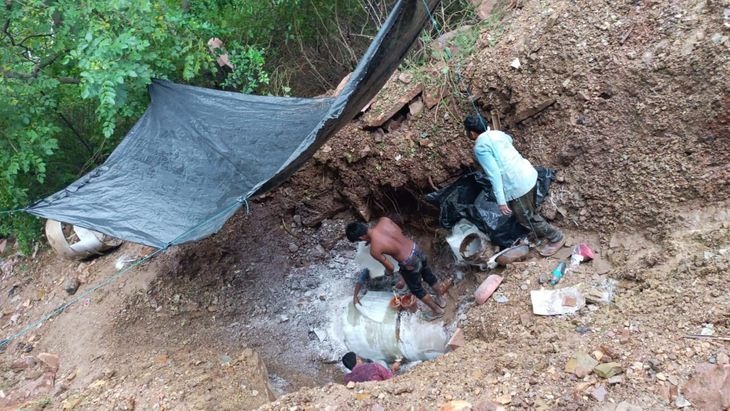 Pipeline burst for the fourth time in 2 weeks, 7 lakh litres. Water ...