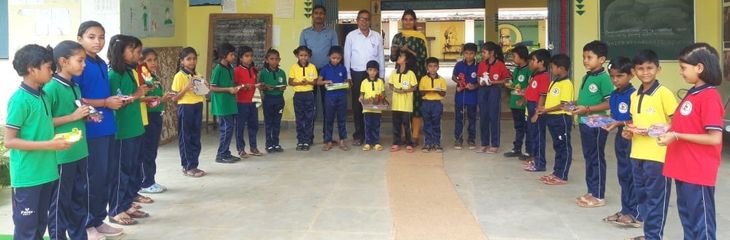 Students of Atmanand School made many models from clay. | आत्मानंद ...