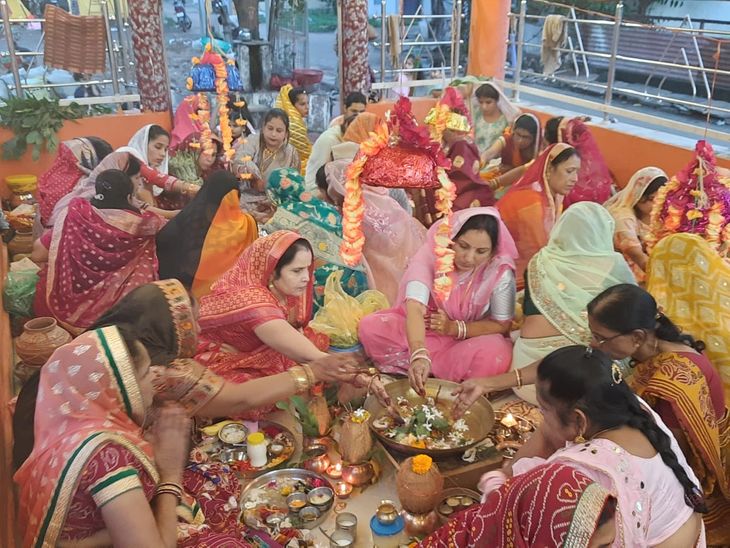 Hartalika Teej: Women kept fast for the long life of their husbands ...