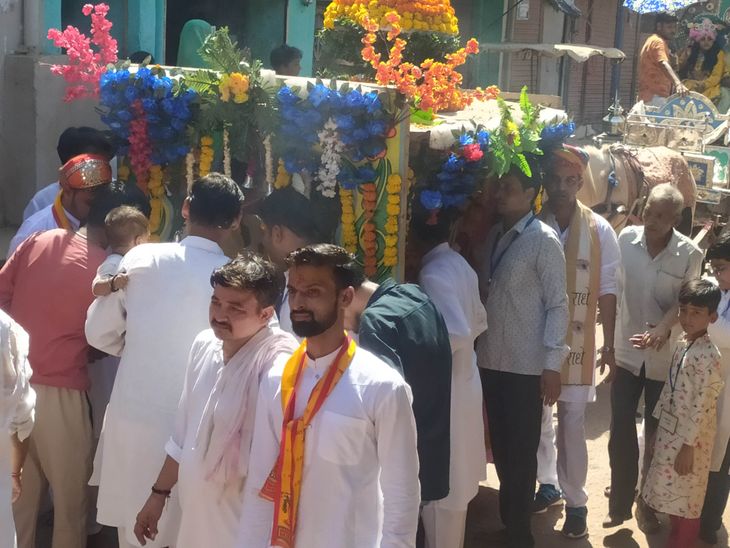 The procession of Lord Dawoodyal started with much fanfare in Sabalgarh ...