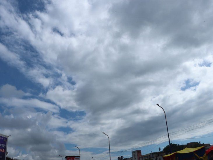 Only cloudy, no rain, day temperature crossed 32 degrees, not much rain ...