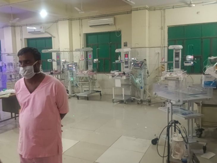 A sudden fire broke out in the NICU ward of Janana Hospital. | जनाना ...