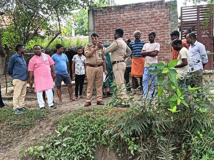 Three brothers beat up father and son in Rae Bareli | रायबरेली में तीन ...