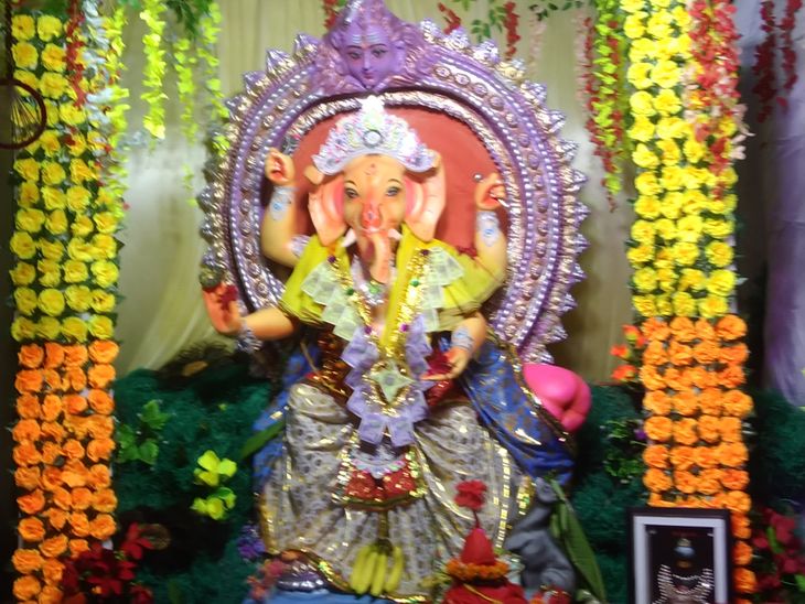 Ganesh Mahotsav celebrated in Rudhauli | रुधौली में गणेश महोत्सव की धूम ...