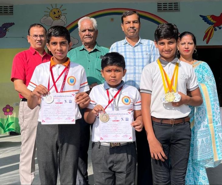 L Soldiers School students won two gold medals | एल सोल्जर्स स्कूल के ...