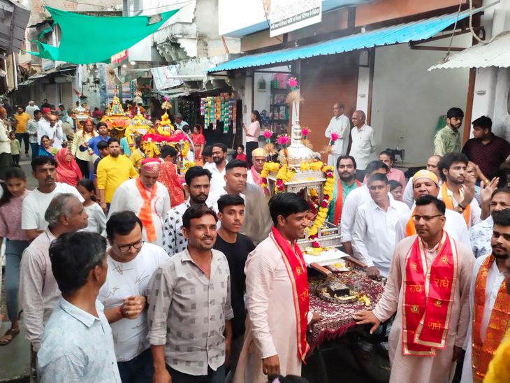 Ram Revadiya came out from 11 temples in Kapasan | कपासन में 11 मंदिरों ...
